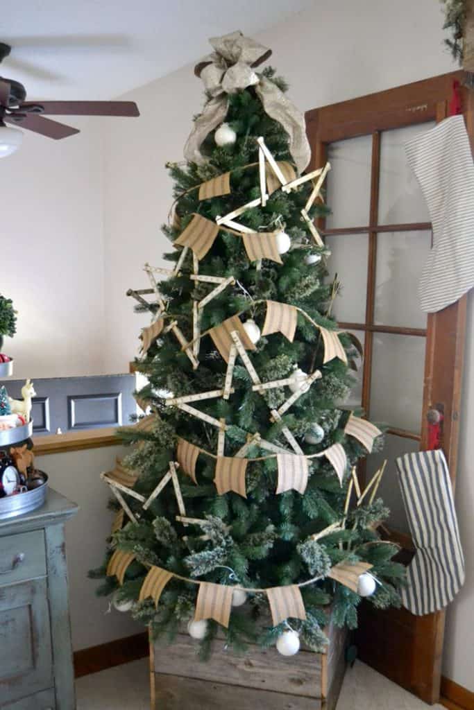 Rustic Christmas Trees that'll Inspire | MountainModernLife.com