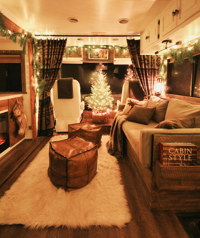 RV Christmas Photo Gallery - 2008 Tiffin Allegro Open Road 32LA